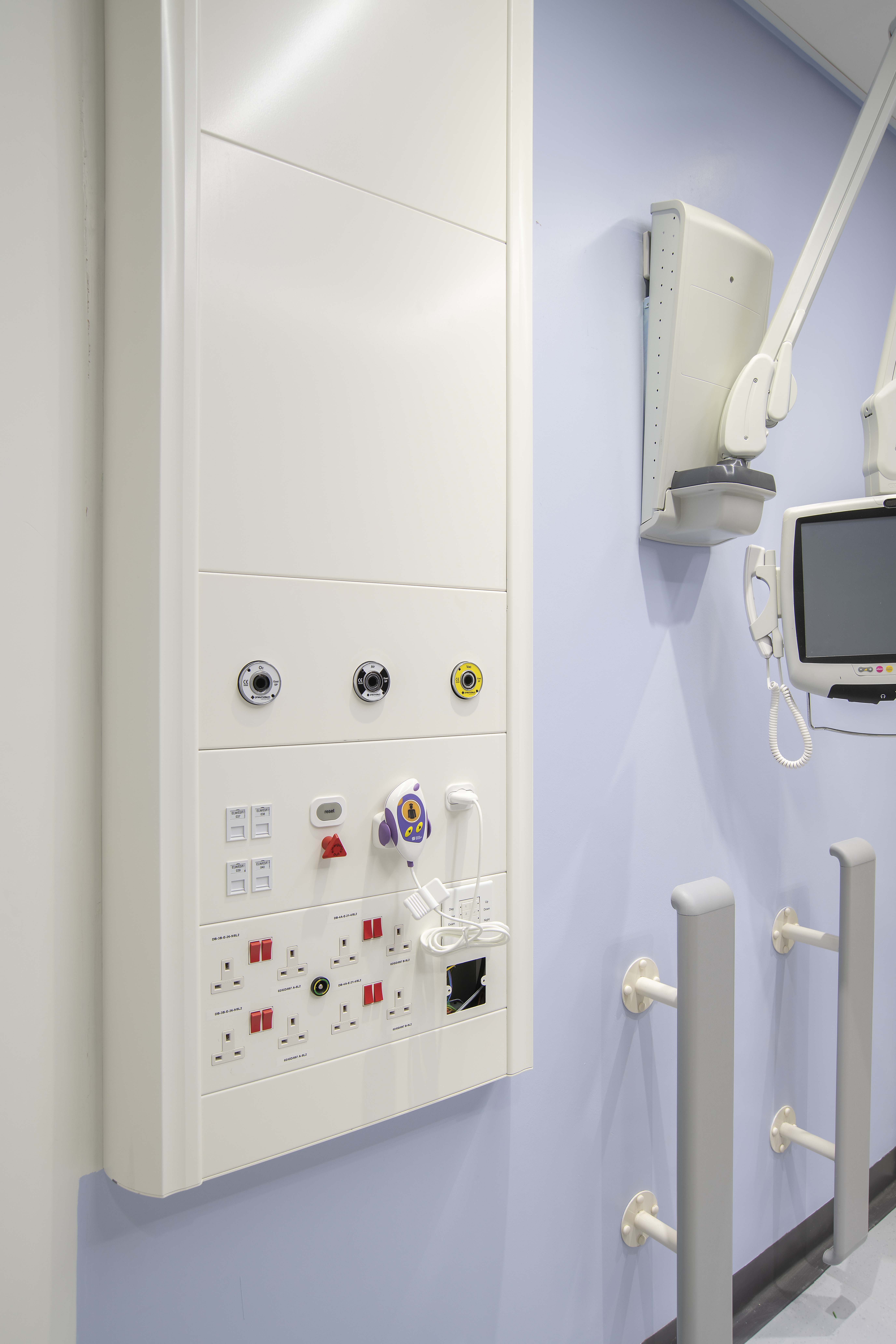Vertical & Horizontal Supply Units | Lip Medical